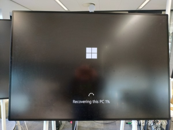 Upgrade the Surface Hub 2s from Windows 10 Team OS version RS2 (build ...